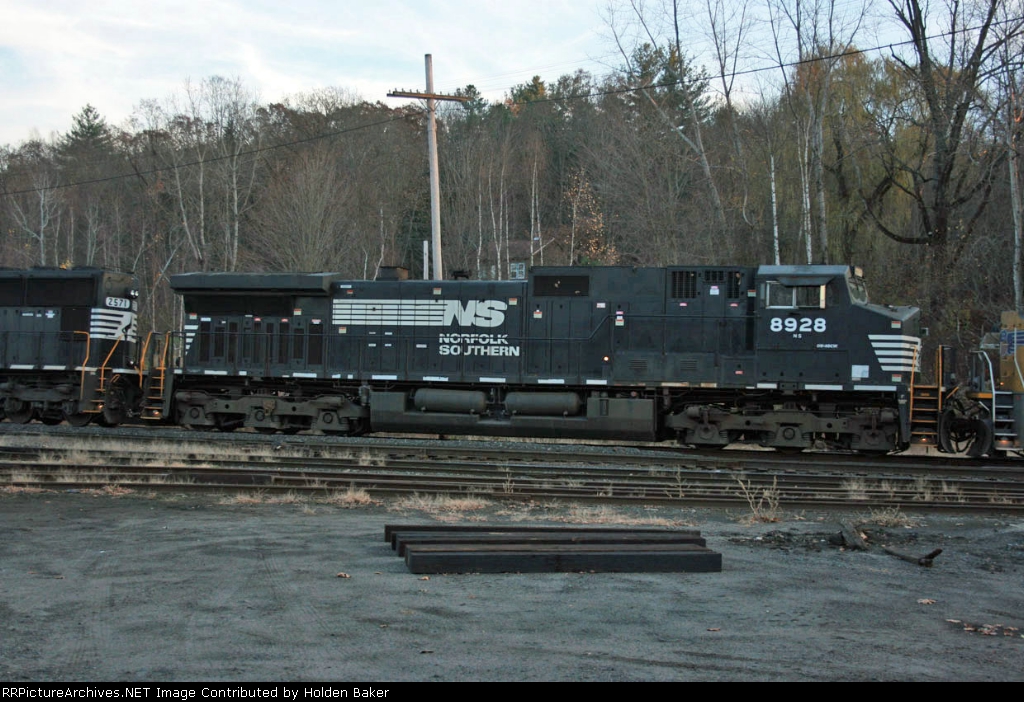 NS 8928